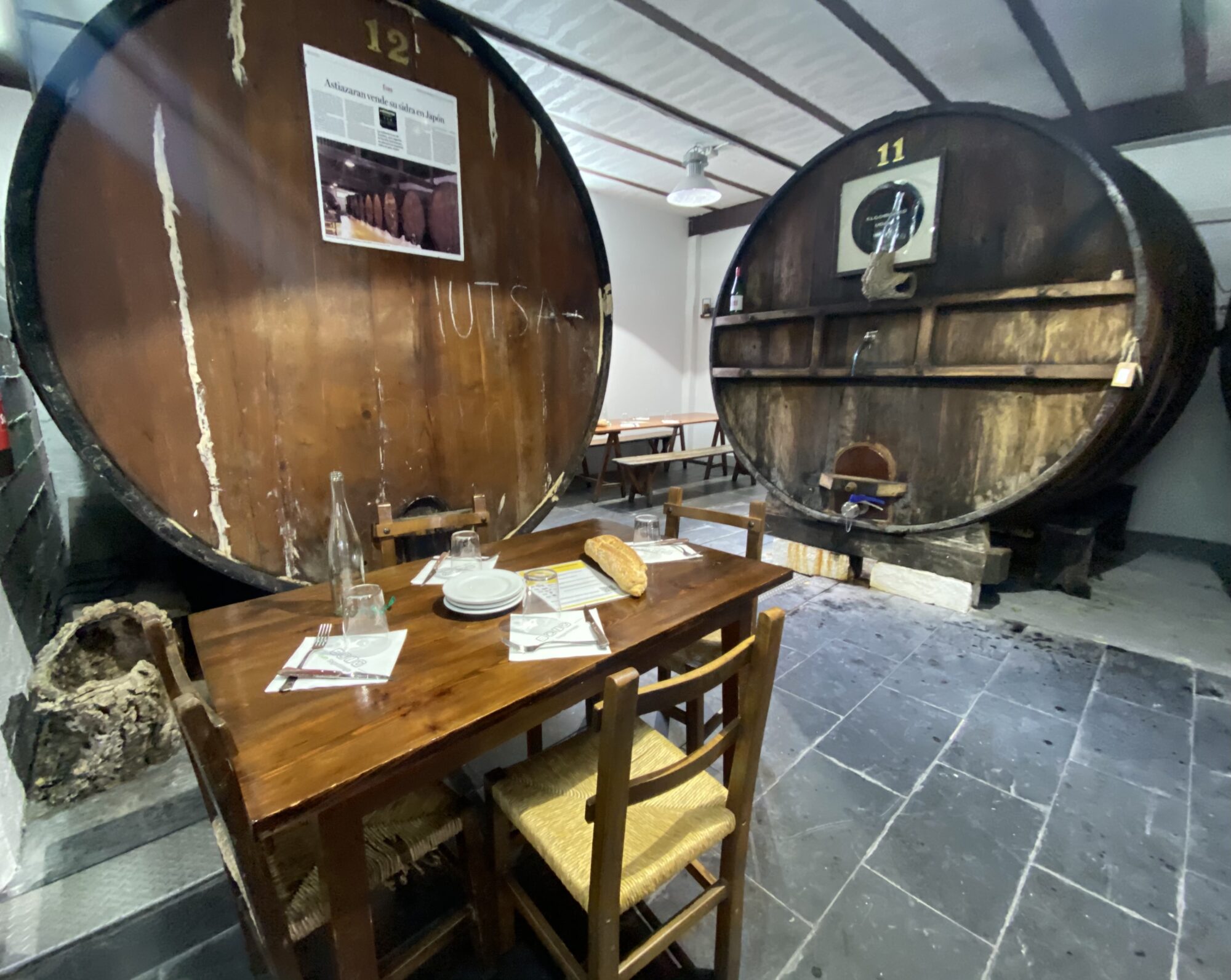 PASEO POR ZUBIETA, COMIDA EN SIDRERÍA IRUIN