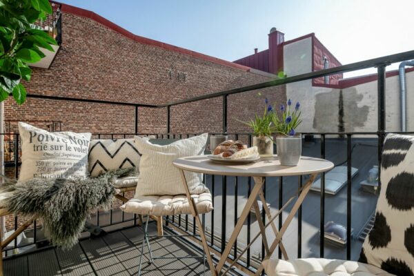 Pisazo de 83 metros para celebrar la llegada de la PRIMAVERA | Sisters ...